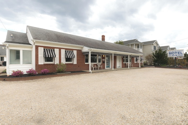 Broadway Court Motel - Spring Lake, NJ