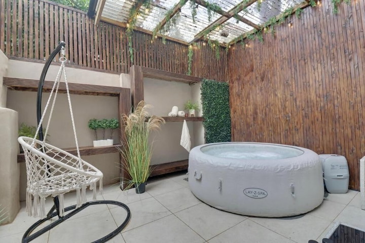 Southsea Luxury Apartment With Hot Tub - Portsmouth