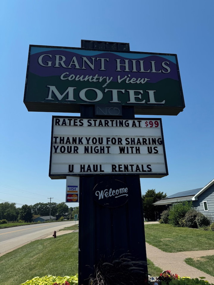 Grant Hills Motel - Galena, IL