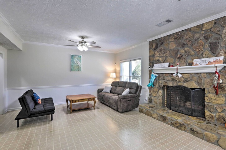 Suwanee House W/ Pool & Game Room! - Suwanee, GA
