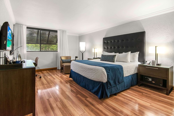 Miami Lakes Hotel - Miami Springs, FL