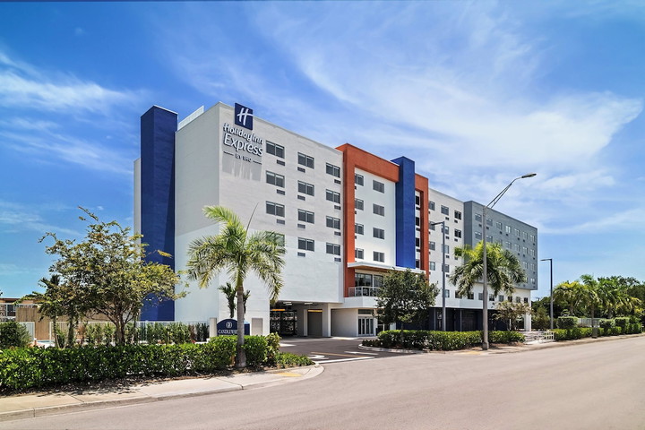 Holiday Inn Express & Suites Miami Intl Airport - 36th St - Miami Springs, FL