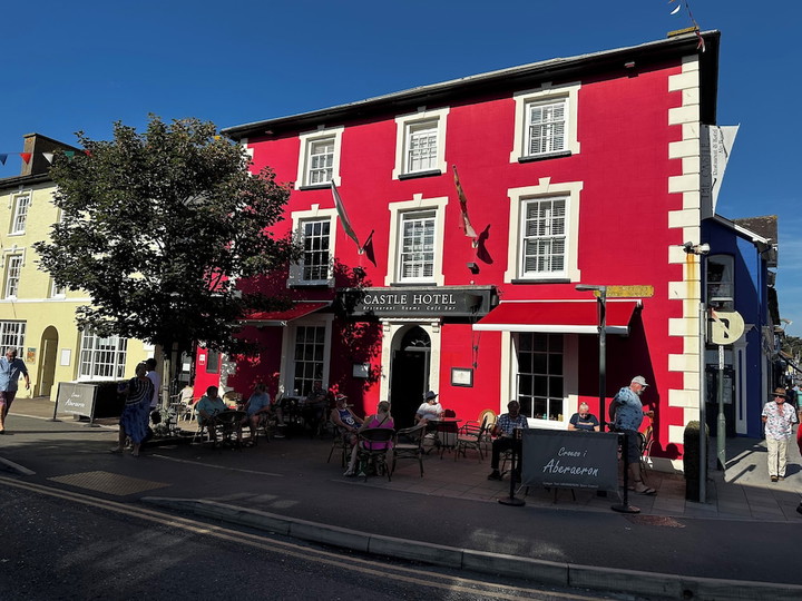 The Castle Hotel - Ceredigion