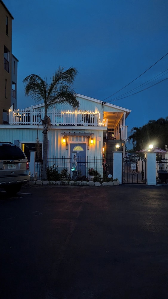 Lorelei Resort Motel - Treasure Island, FL