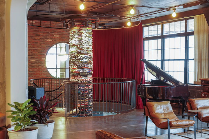 Sela V Hotel - Brooklyn, NY