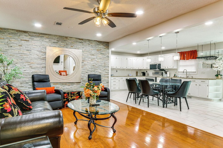 Sand Volleyball Court, Pool, Hot Tub! Fun Retreat - Savannah, GA