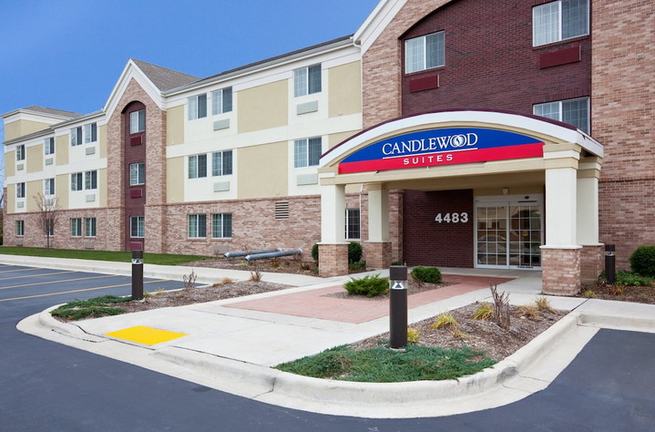 Candlewood Suites Milwaukee Brown Deer By Ihg - Grafton, WI