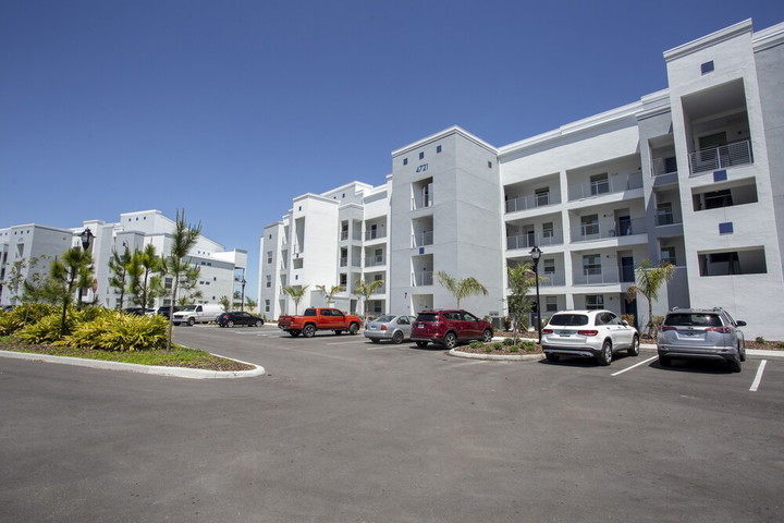 Gorgeous Two Bedroom Apt Close To Disney 306 4721 @Storey Lake Resort - Kissimmee
