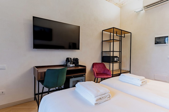 Urban Vatican Rooms Cities Of Art - Roma