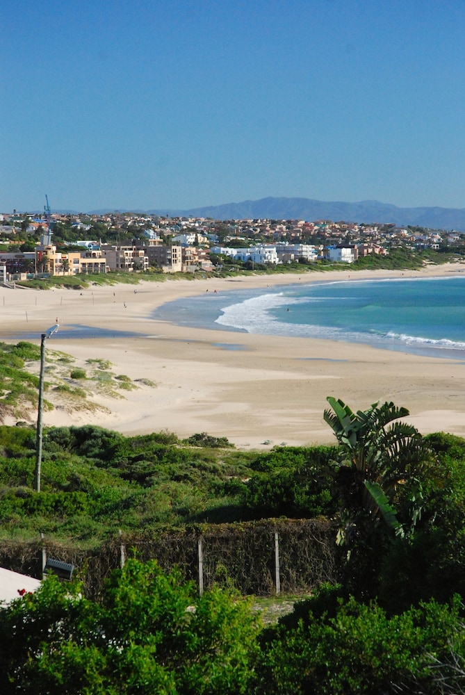 Beachfront Villa Africa Queen Jeffreys - Jeffreys Bay