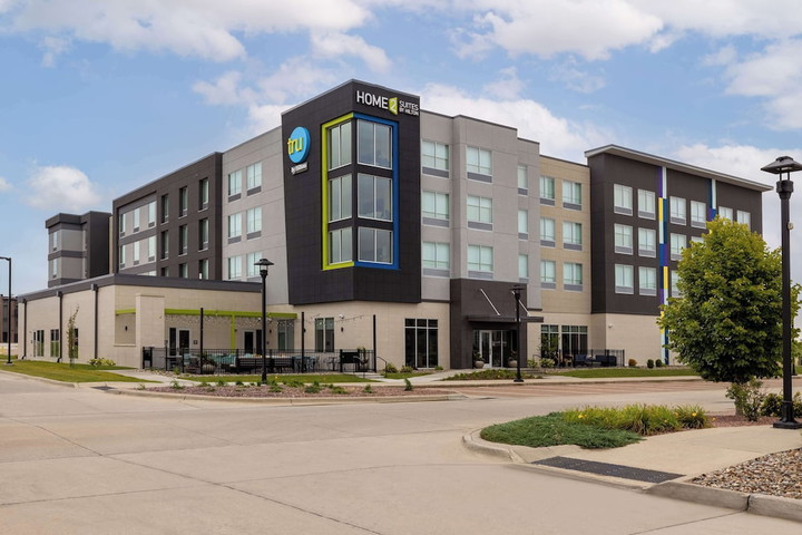 Home2 Suites By Hilton Ankeny - Ankeny, IA