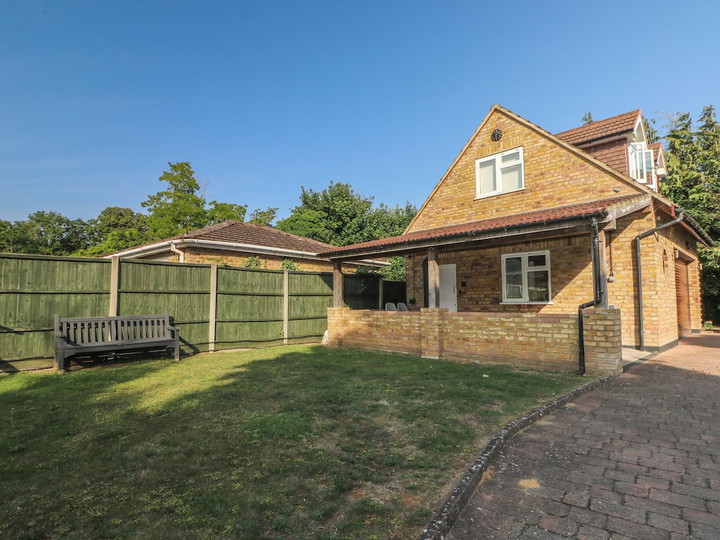 Thames Retreat - Buckinghamshire