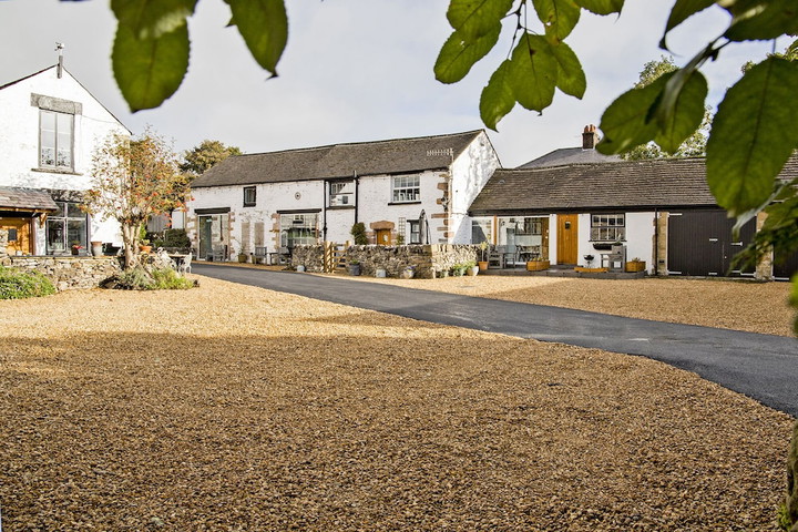 Hawthorn Farm Guest House - Buxton, UK