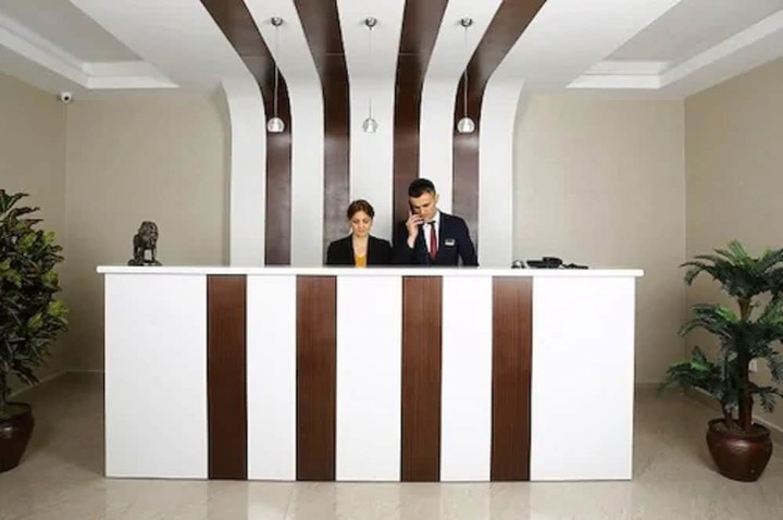 Golden Lounge Hotel - İçmeler