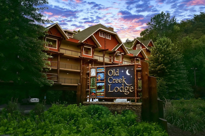 Old Creek Lodge - Gatlinburg, TN