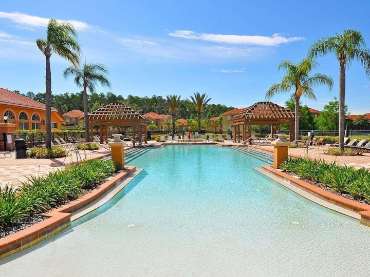 Disney Themed Resort Home With Lake View - Kissimmee, FL