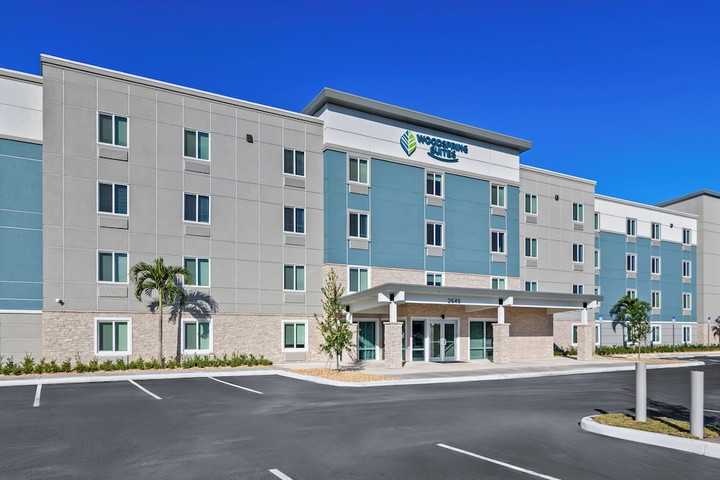 Woodspring Suites Palm Springs – West Palm Beach - Lake Worth, FL