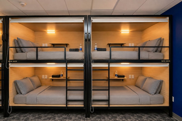 Nomad Pod Hotel - Toronto