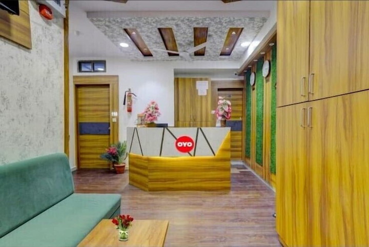 Hotel Sarovar Inn C G Road - Ahmedabad