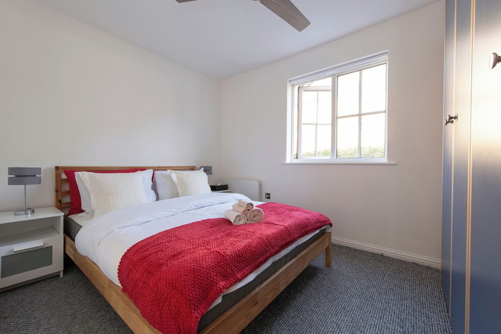 East London Apt - Stay 6 - Transport Links - Wifi - Barking