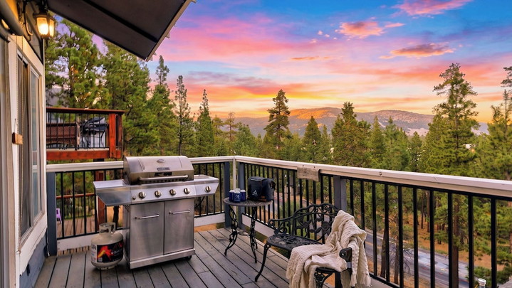 Mountain Palette By Avantstay Hot Tub, Game Room, Deck, Sweeping Views! - Big Bear Lake, CA