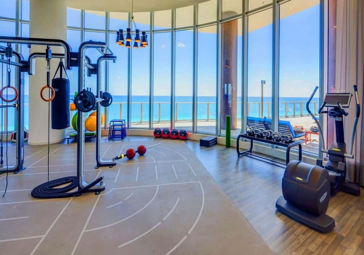 Insane Ocean View Balcony Beachfront Resort Pool - Dania Beach, FL