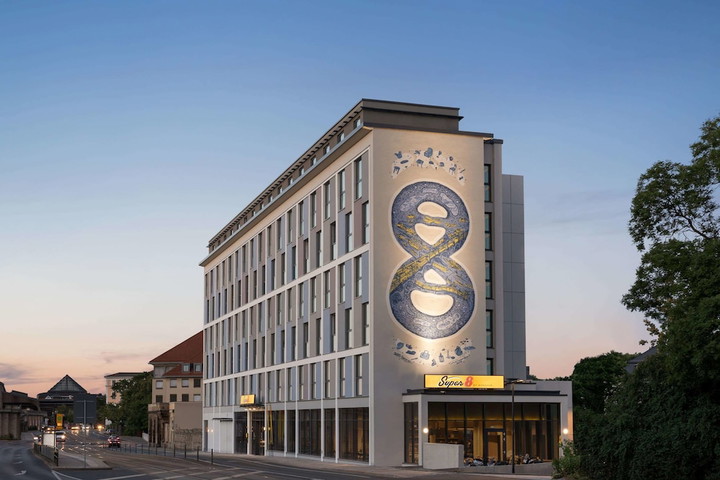 Super 8 By Wyndham Dresden - Dresden
