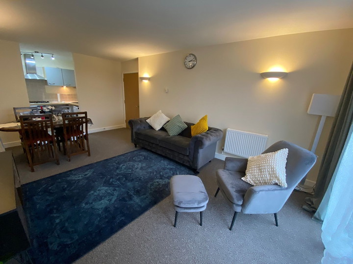 Stunning 2-bed Apartment In London - Barking