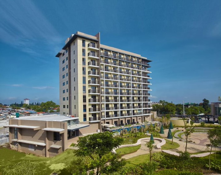 Quest Hotel Tagaytay - Talisay