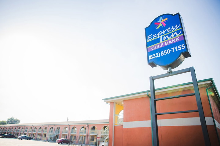 Express Inn Gulf Bank - 