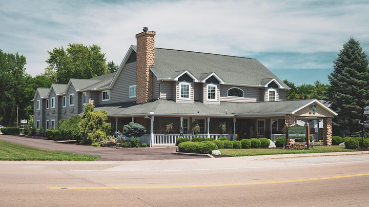 Hearthstone Inn & Suites - Yellow Springs, OH