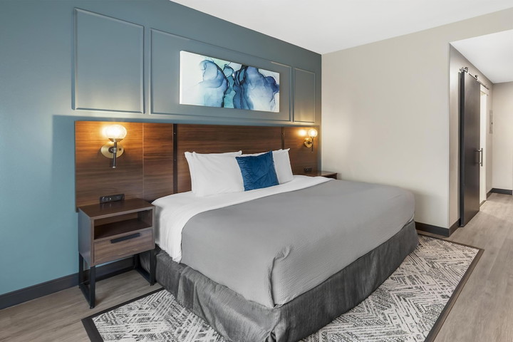 Best Western Plus Rialto - Rialto, CA