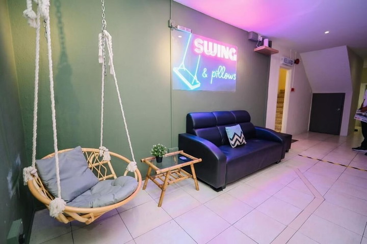 Swing & Pillows At Penang Road - Kedah
