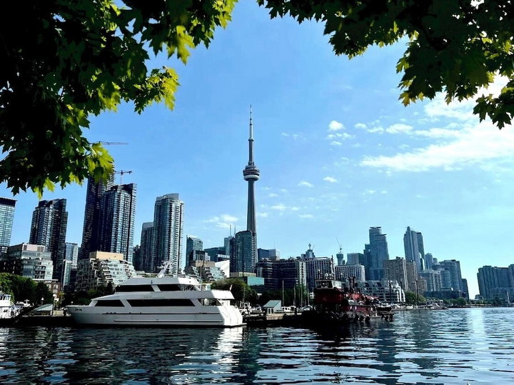 Tripshine Suites - Next To Rogers Center, Mtcc&cn Tower - Toronto, ON