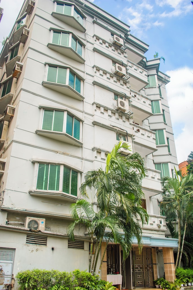 Laurel Lakefront Hotel - Dhaka