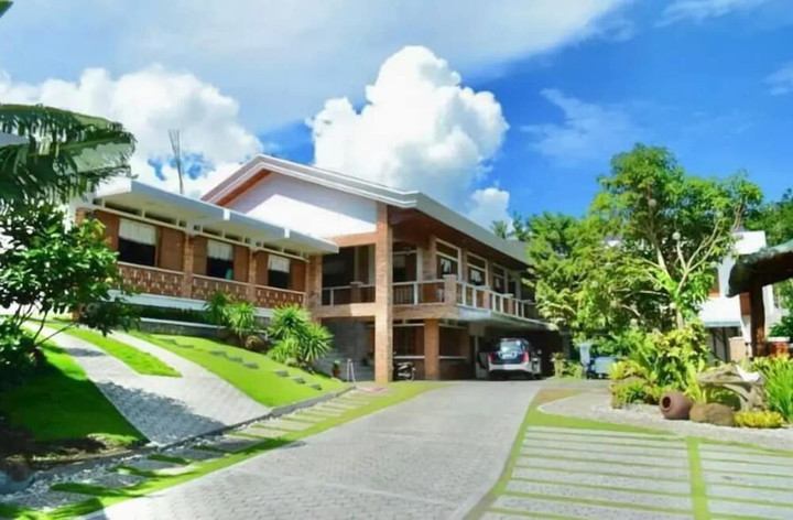Casa Lorenzo Powered By Cocotel - Legazpi