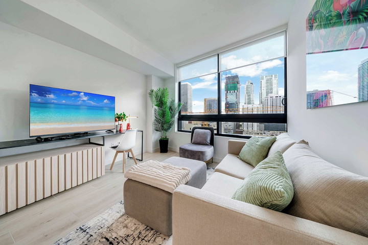 Sleek Escape-resort-style Stay With Pool & Parking - Miami Beach, FL