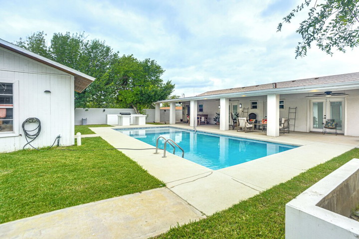 Centrally Located Eagle Pass Home W/ Pool! - Eagle Pass, TX