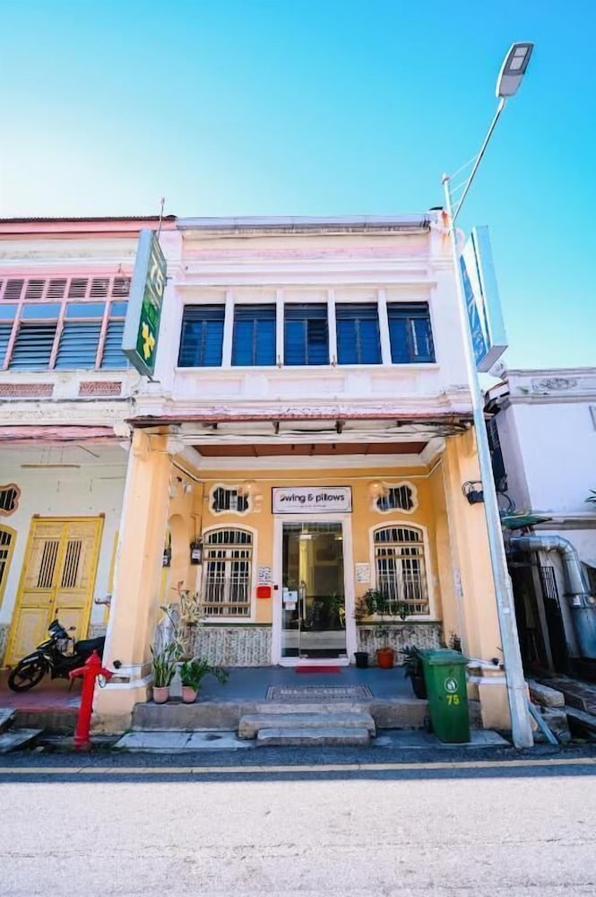 Swing & Pillows @ 75 Chulia St, Georgetown Penang - Kedah