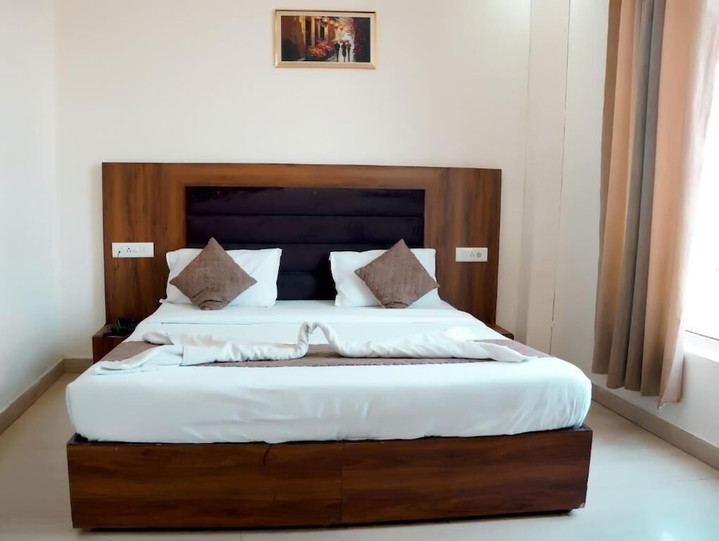 Hotel Thames Zirakpur, Chandigarh - Chandigarh