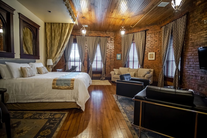 The Hackett Hotel - Marietta, OH