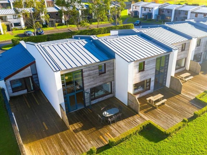 Luxury 2 Bed Lodge, Beside Castlemartyr Resort - Ireland