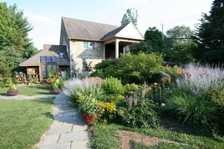 Alpenhof Bed And Breakfast - Media, PA
