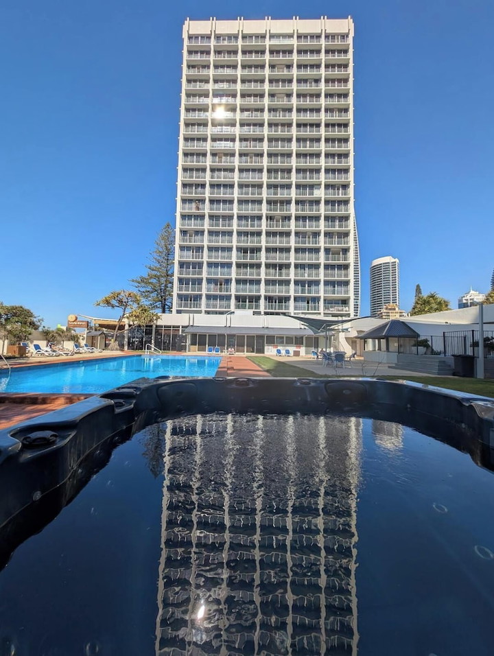 Surfers Chateau - Surfers Paradise
