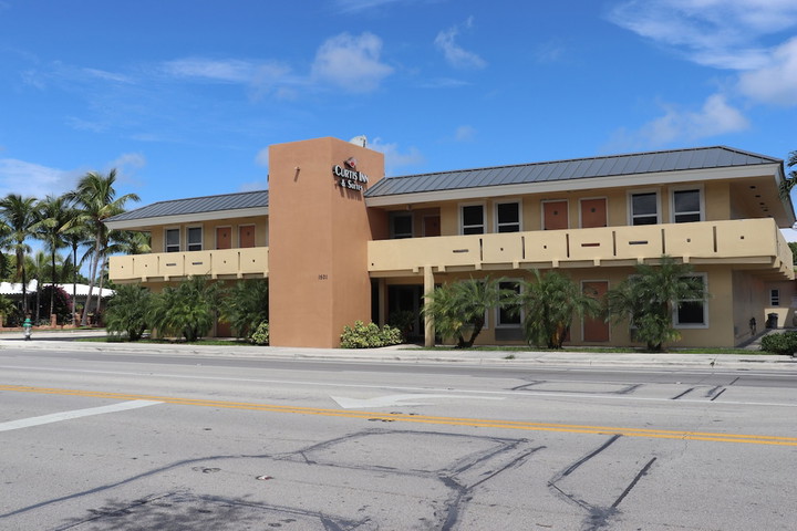 Curtis Inn & Suites - Pembroke Pines, FL