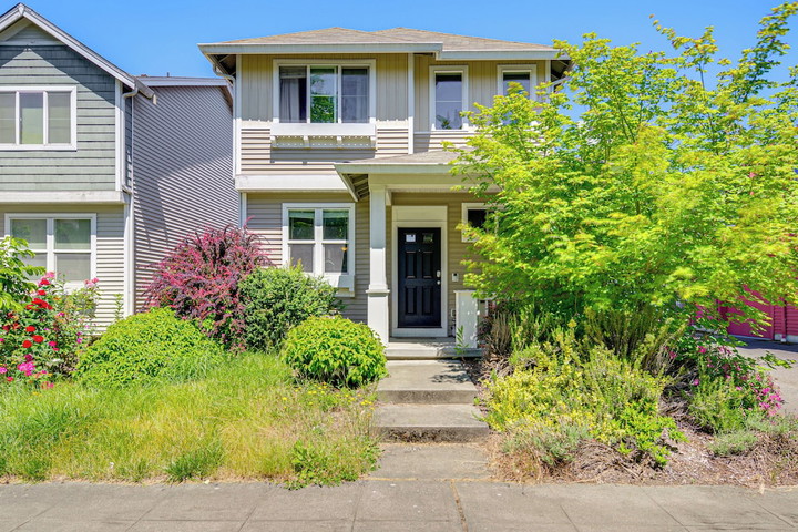 Half Block To Train! South Beacon Hill Area Home - Seattle, WA