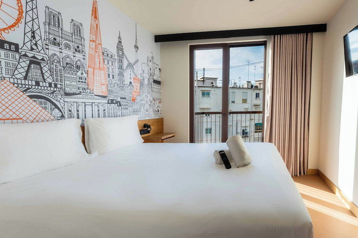 Easyhotel Valencia Ciutat Vella - Valencia