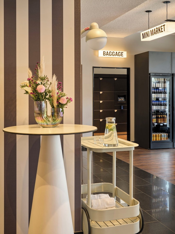 Motel One Frankfurt-riverside - Frankfurt