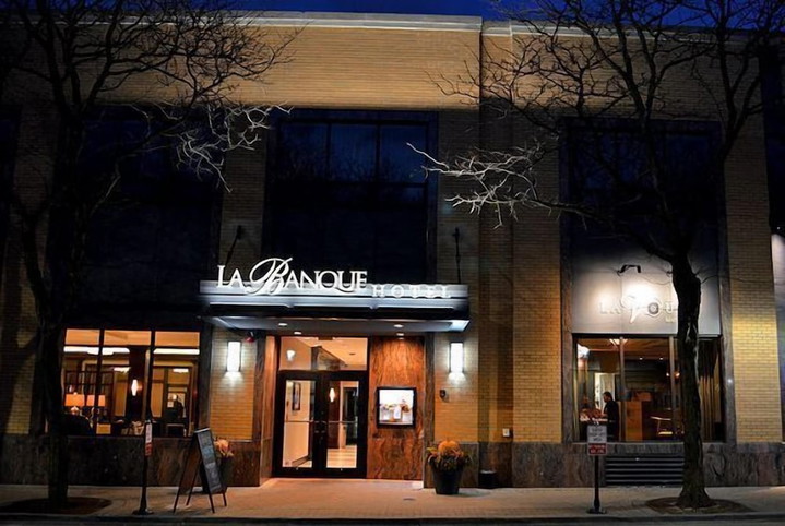 La Banque Hotel - Country Club Hills, IL