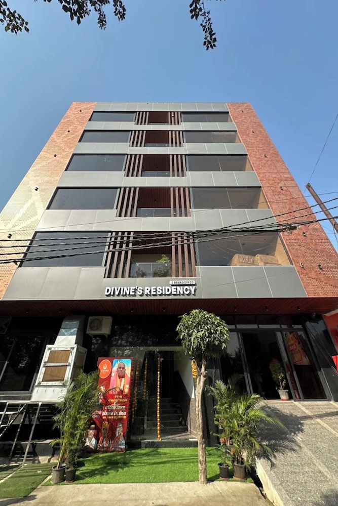 Hotel Divines Residency - Faridabad